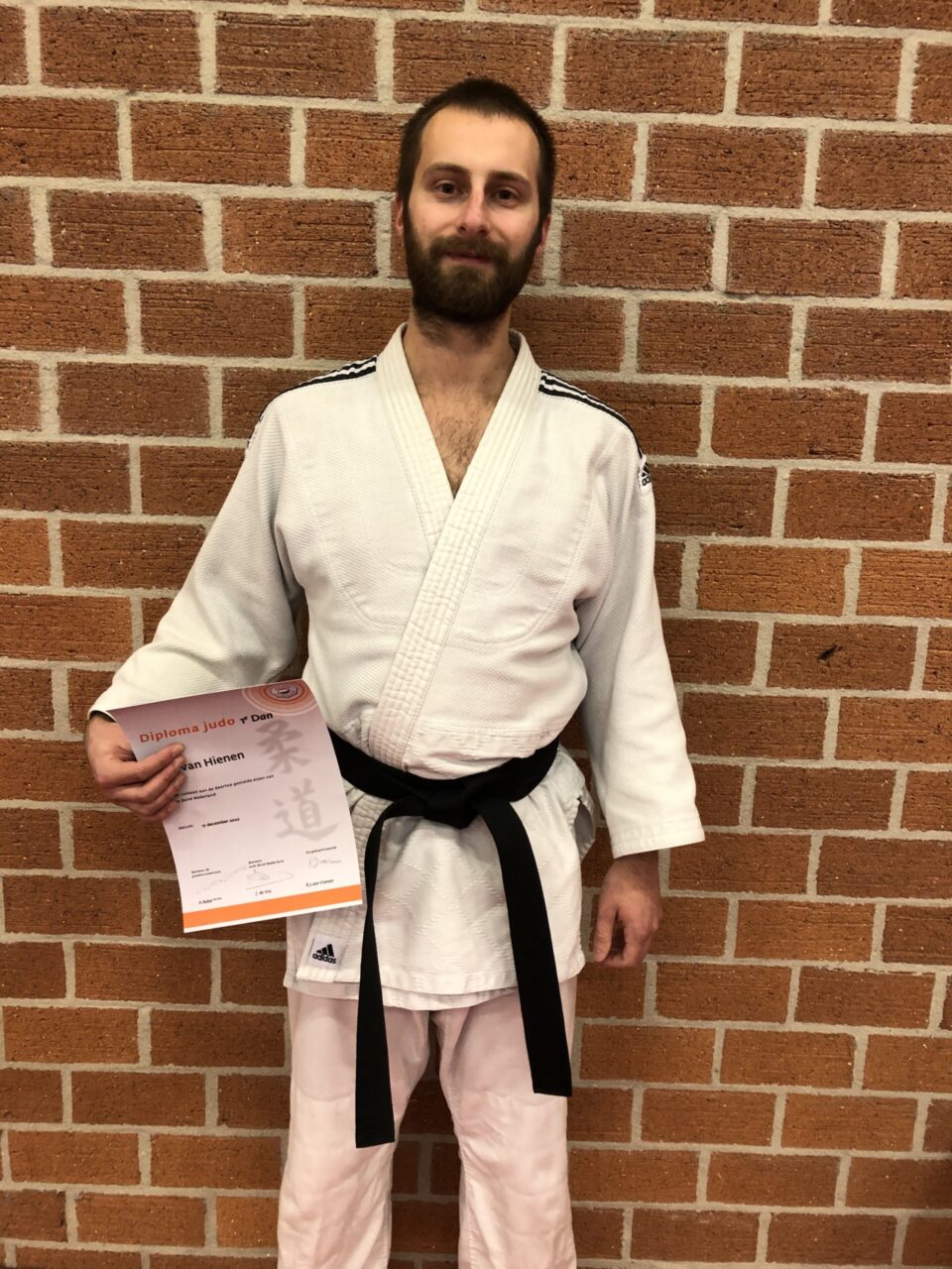 Rens van Hienen slaagt voor zwarte band (1e dan) judo - Judo Ryu Rijkse